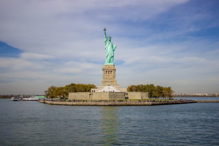 The 20 Most Famous and Visited Monuments in the World - TheBiteTour.com