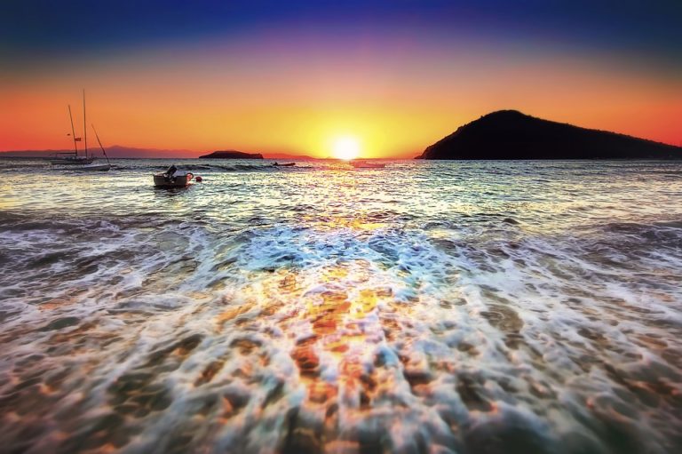 The 10 Clearest Waters in the World - TheBiteTour.com