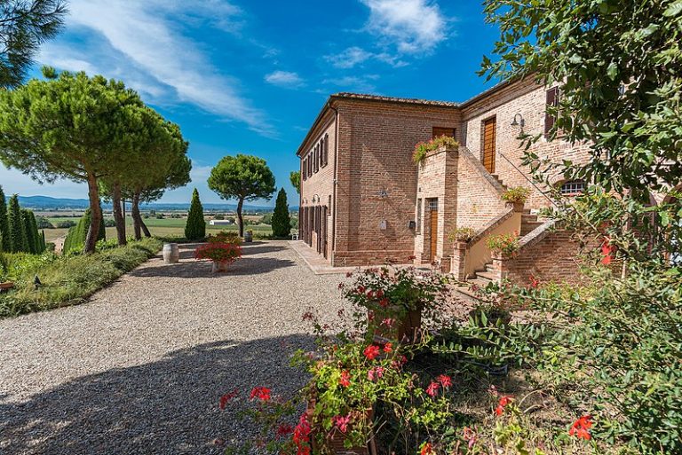 The 25 Best Farmhouses in Italy - TheBiteTour.com