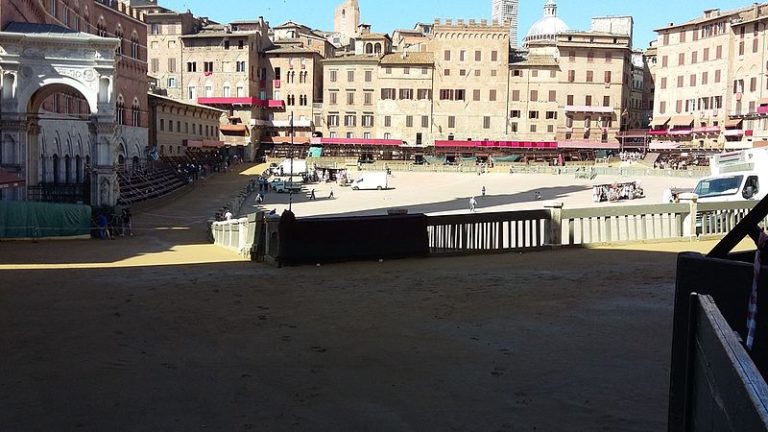 The Largest Squares in Italy - TheBiteTour.com