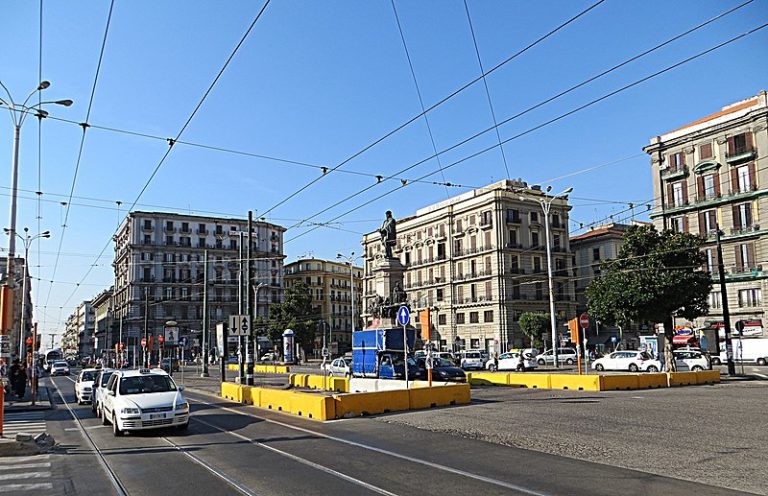 Piazza Garibaldi, Naples - TheBiteTour.com